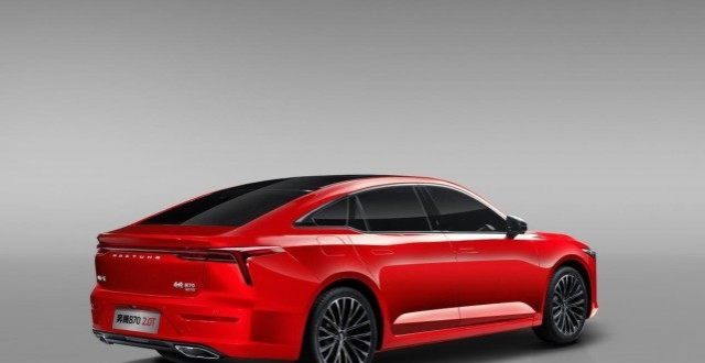 这才是真正的降维打击！奔腾B70配2.0T发动机，迸发165kW_腾讯新闻