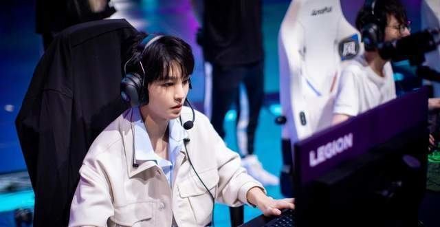 王俊凯：希望EDG今年继续冲击S冠 LPL S12加油！_腾讯新闻