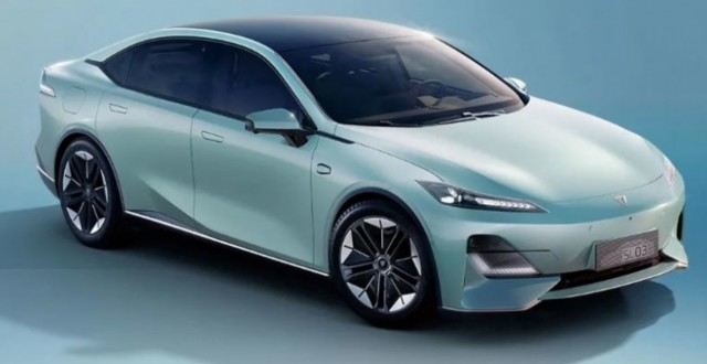 长安深蓝SL03开启交付 售价16.89-69.99万元_腾讯新闻