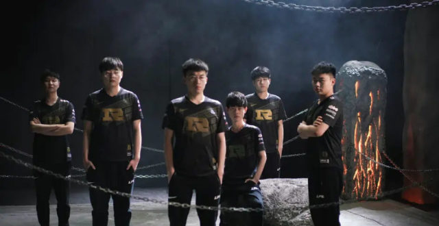 S12抽签：RNG遭遇DRX，EDG再战T1，JDG上上签_腾讯新闻