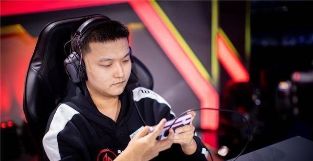 电竞：KPL人气榜大变，XYG击败AG之后，全员排名直线上升_腾讯新闻