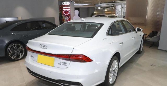 奥迪终于醒悟了，A7L入门降至41万多，起步245马力，比5系良心_腾讯新闻