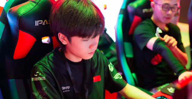 APL变PCL新人成名杯，4AM公布小组赛首发阵容，17小北再次上阵_腾讯新闻