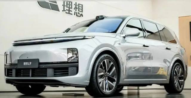 实拍理想L9：“500万内最强”？50万内应该没问题！_腾讯新闻