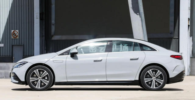 轴距超过3米1，续航超700km，60万落地的奔驰EQE，值不值得买？_腾讯新闻