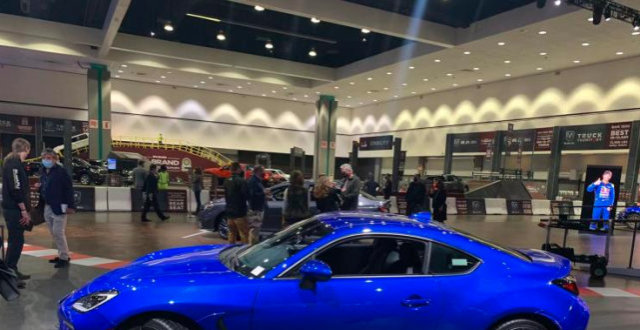 斯巴鲁BRZ卖33-35万元？可能还是国五排放标准 明年见分晓_腾讯新闻