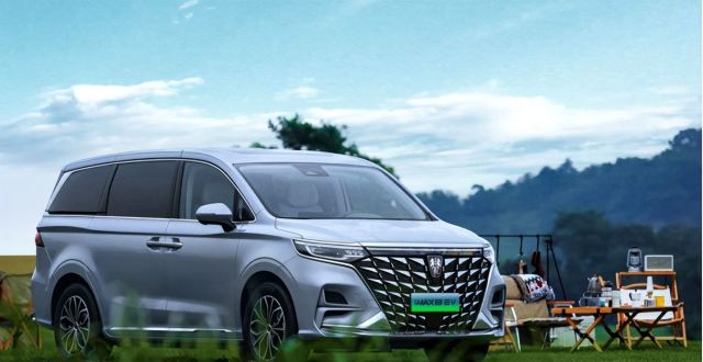 都是纯电豪华MPV顶流，买顶配荣威iMAX 8还是丐版腾势D9？_腾讯新闻