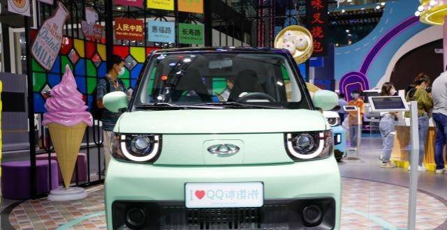 5万以内买电动车，奇瑞QQ冰淇淋VS五菱宏光MINIEV，到底谁更甜？_腾讯新闻