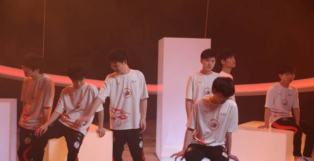 KSG1-4不敌GK，晚星白白都不太行，世冠前没转会期，没打野用了_腾讯新闻