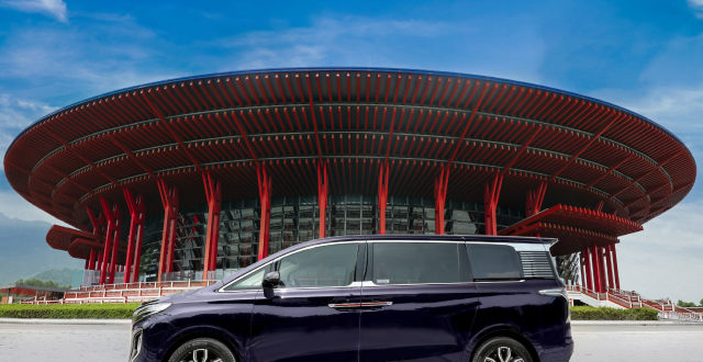 红旗首款MPV来了！二排堪比百万级/搭2.0T动力 35.88万起贵吗_腾讯新闻