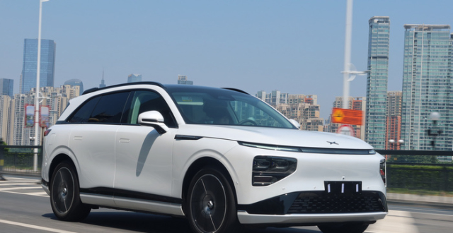 取消选装，标配XPILOT系统！小鹏G9变相减2.8万？_腾讯新闻