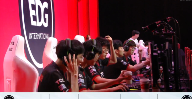 领先1W经济被翻！IG打出耻辱一败，二队新人上单竟成了院长_腾讯新闻