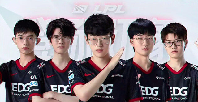 S11全球总决赛：EDG鏖战五局击败GenG，挺进决赛！教练组搏命BP，险些酿成大祸_腾讯新闻