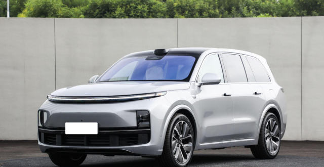 硬刚宝马X7，这车长5218mm，配6座＋空气悬架，后排带“液晶电视”_腾讯新闻