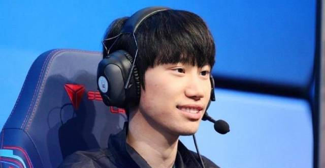 再见LBL！Doinb宣布：现役LPL选手，不能在S12期间打LBL_腾讯新闻