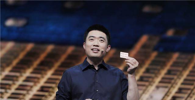 理想L8上市，售价35.98-39.98万，比之理想L9，怎么选择？_腾讯新闻