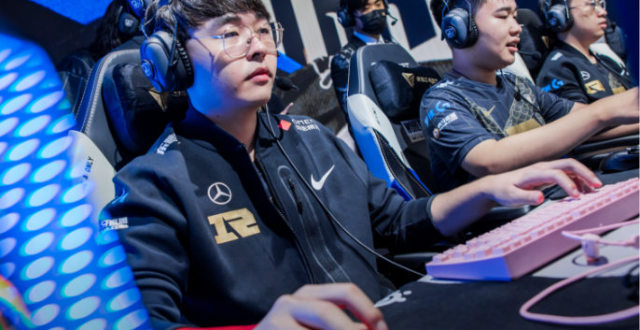 RNG 1-0 ISG ADD上路提莫整活惨遭呼吸哥单杀_腾讯新闻