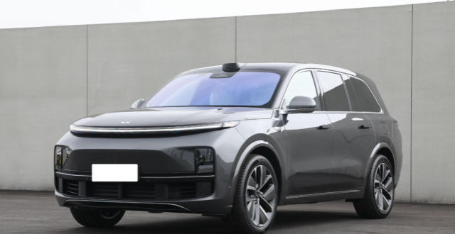 又一款国产豪车争光了，车长5218mm造型大气，9月交付量破万_腾讯新闻