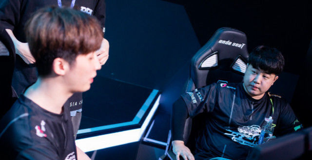 PCS4东亚赛区第三周：4AM公布首发阵容，17能否触底反弹？_腾讯新闻