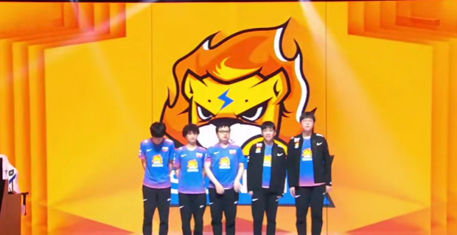 SN送RNG三连败！SofM辅助全程炸裂，Bin双四杀格温逆天改命_腾讯新闻