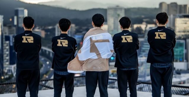 韩网热议RNG击败GEN：从18年的KZ到现在，RNG一直是LCK杀手_腾讯新闻