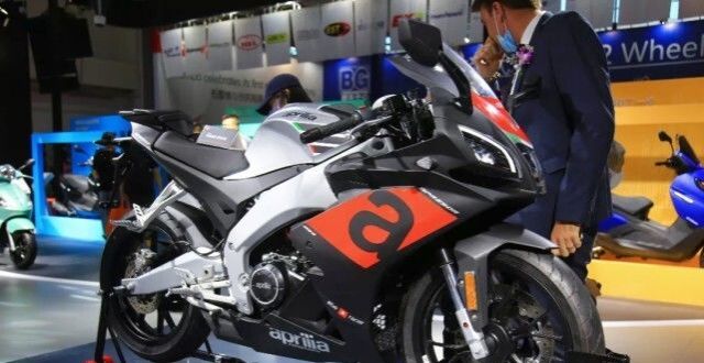 动力与春风250SR相同，阿普利亚GPR250摩展亮相：这还是小钢炮？_腾讯新闻