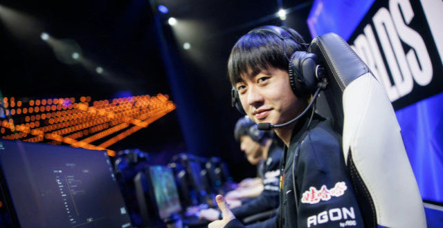 英雄联盟S12：Ming阿木木R闪三人开团美如画，RNG运营窒息击败100T豪取三连胜！_腾讯新闻