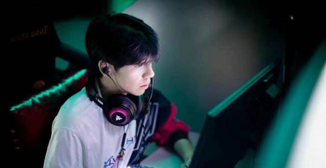 4AM新阵容斩获单日第二，机场圈不再是弱项，NLT迎来新金主收购_腾讯新闻