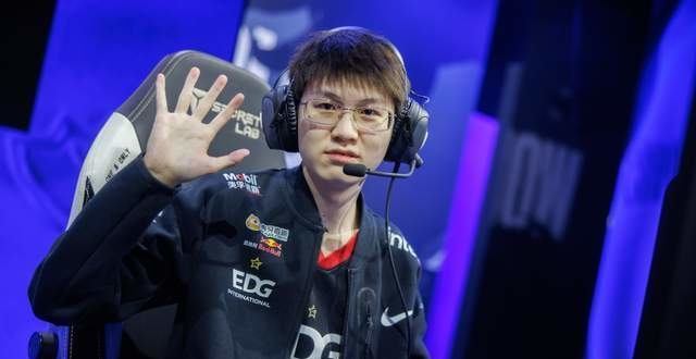 S12迎来A组出线日，EDG欲复仇T1拥有一项优势，对阵FNC不容小觑_腾讯新闻