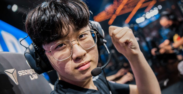 Zeus招牌永恩完美压制对手 T1三线齐开花复仇FNC_腾讯新闻