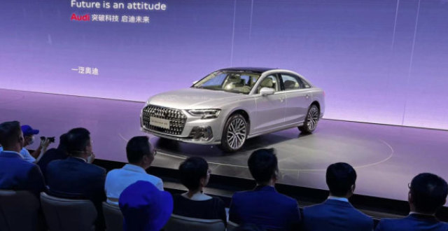 活久见，奥迪为了销量真的拼了，网曝买新款A8L送Q2L，变相降价？_腾讯新闻