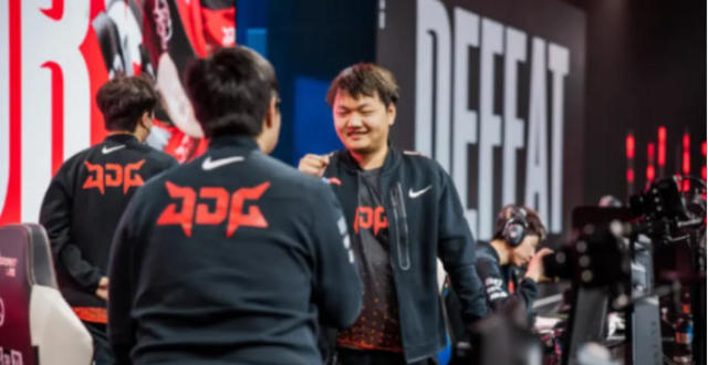 继EDG、RNG后，JDG主力队员确诊，LPL队伍遭遇难题_腾讯新闻