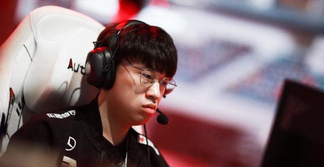 LOL：RNG又要多一个冠军，AI预测S12世界赛冠军，阿布谈选手近况_腾讯新闻