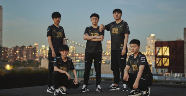 RNG“梦碎北美”0-3惨遭T1零封止步八强，创造S赛对阵T1最差比分_腾讯新闻