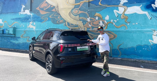 领克01EM-P用“能效比、智趣比、电安全”重新定义插混SUV价值_腾讯新闻