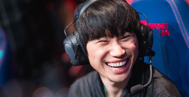 LOL：Doinb爆料转会期消息，有韩援要回LCK，WBG战队续约已定_腾讯新闻