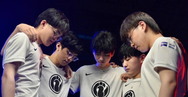 LPL经理人又曝新消息！曾被冠军辅助反驳，RNG、IG、FPX风雨飘摇_腾讯新闻