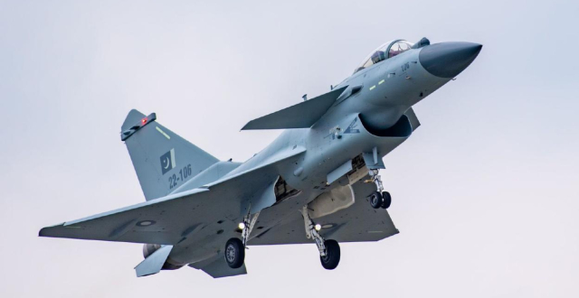 开窍了，巴基斯坦追加歼-10CE采购数量，取代F-16指日可待_腾讯新闻