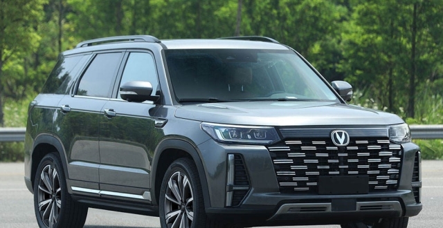 全新长安CS95 PLUS曝光，配2.0T＋8AT，7座布局_腾讯新闻