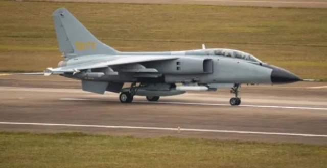 歼轰-7A2携带中国版JASSM首次亮相，令人振奋！_腾讯新闻