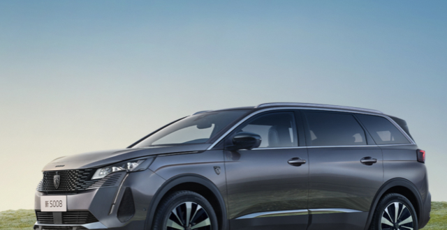 标致新5008亮相，1.8T＋8AT，预售17.77万起，就换了个标？_腾讯新闻