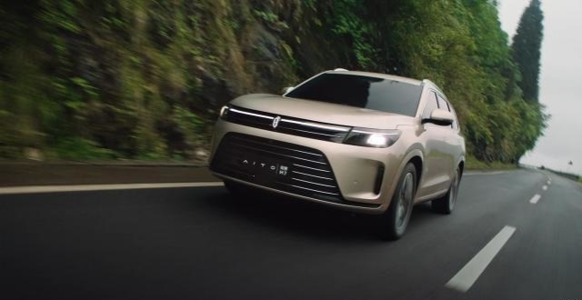 96项更新 AITO问界M7首次重磅OTA升级_腾讯新闻