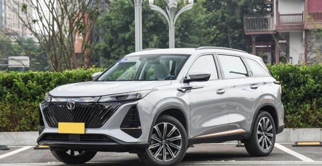 国产VS合资！长安第二代CS75PLUS对比途观L，差距有多大？_腾讯新闻