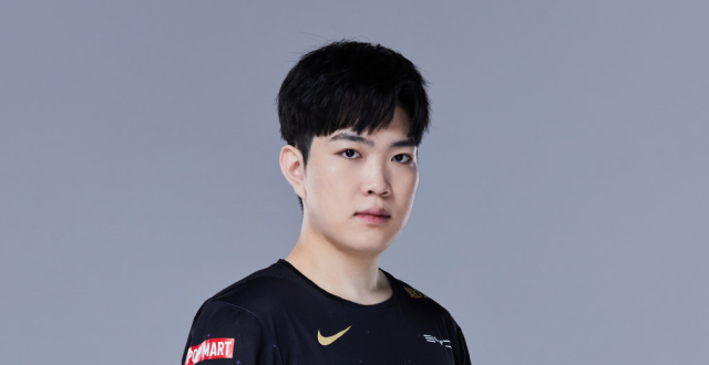 再见V5！Rich个人官宣：合约到期，离队！战队有不能官宣的理由_腾讯新闻