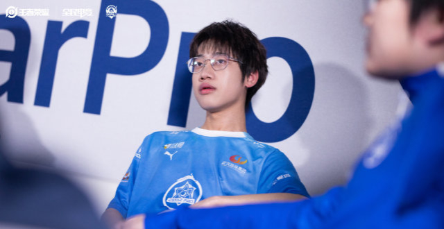 KPL两大强者首遇，hero久竞与estar死磕，清融教星痕如何打中单！_腾讯新闻