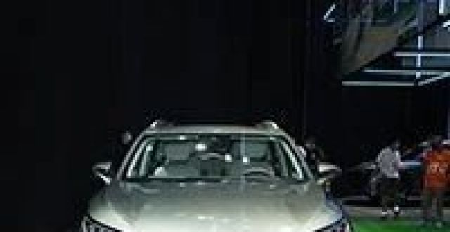 配2.0T，车长近5米，车内大屏达47英寸！荣威RX9就要来了_腾讯新闻