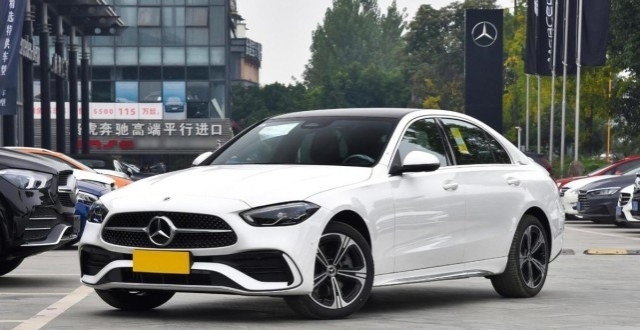 全新奔驰C级：配1.5t＋9AT动力，内饰比肩S级，到底值不值得选？_腾讯新闻