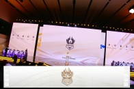 20221210 王者荣耀世界冠军杯KIC小组赛第二周第一天 南京Hero久竞 vs ISG_1_腾讯新闻