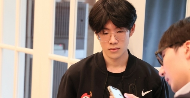 LPL：RNG正式官宣，小虎七年旅程结束，WBG直接暗示，新阵容来了_腾讯新闻