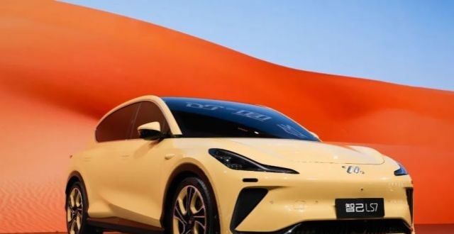 别只知道BBA，上汽智己LS7_腾讯新闻